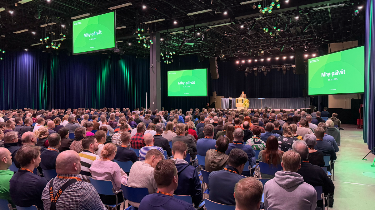 Metsäalan ammattilaiset kokoontuvat Tampereella – ministeri Essayah toi mukanaan toivottuja ...